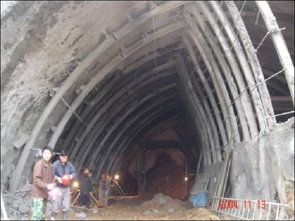 2 岩石隧道钻爆法施工技术PPT版共173页 路桥技能培训 筑龙路桥市政论坛