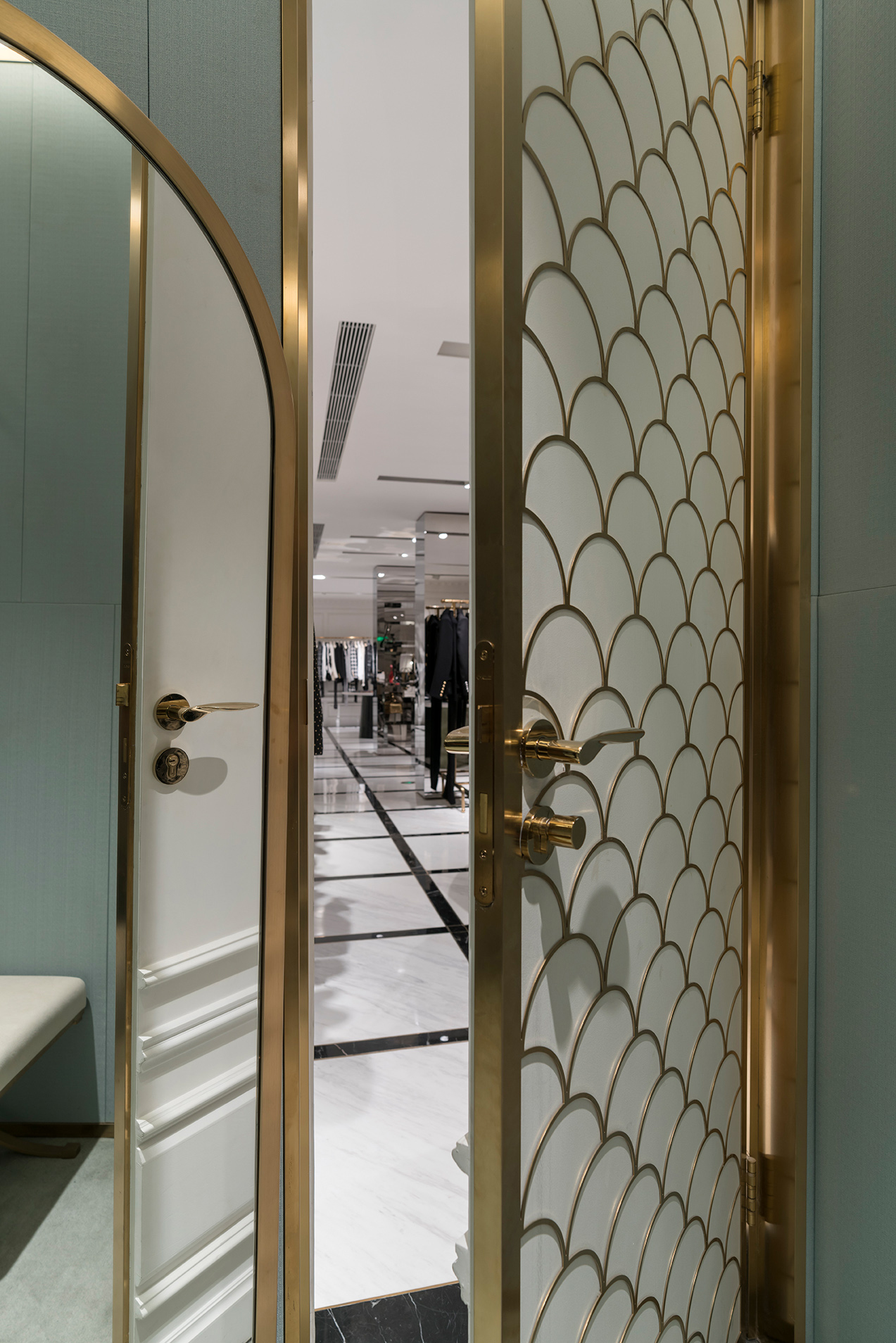 Dariel Studio-Balmain上海静安嘉里中心旗舰店室内设计 Balmain Plaza 66丨15P-室内方案文本-筑龙室内设计论坛